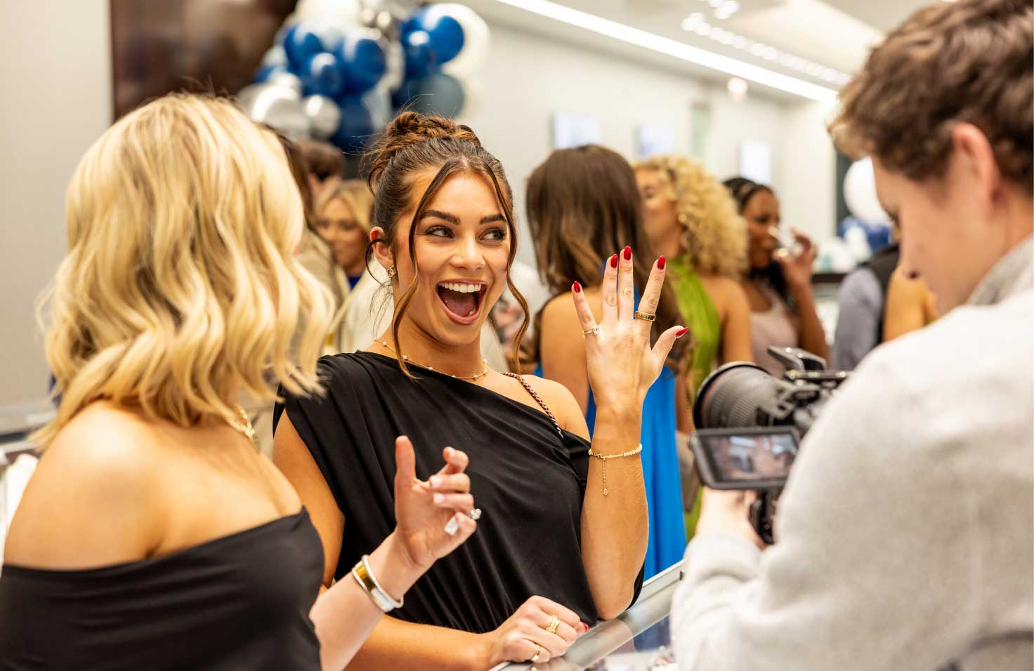 The Rise of the Pinky Ring: From Sidelines to Spotlight | Diamonds Direct